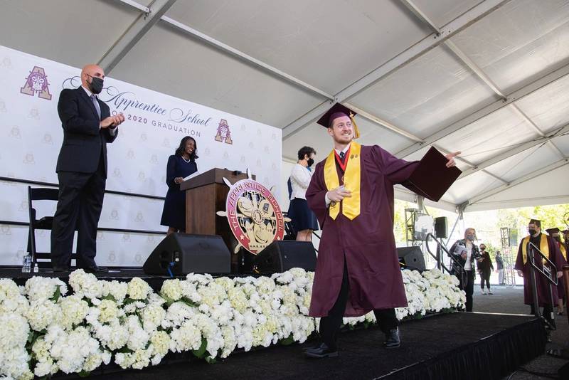Shipbuilding: HII Celebrates 154 Apprentice School Grads