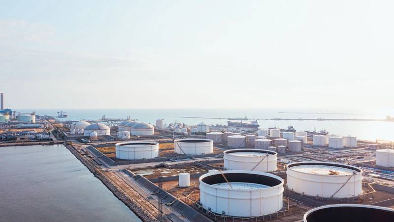 Dearth of Vessels Leave Basra Refinery Tanks Full