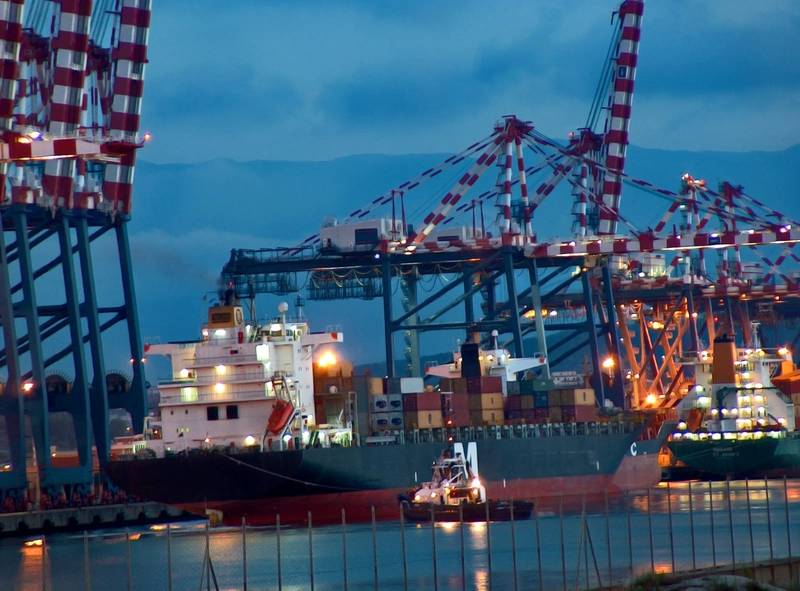 Medcenter Container Terminal Orders 12 Straddle Carriers from Kalmar