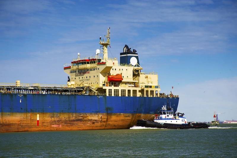 Oil Output, Vessel Traffic Halted as Nicholas Lashes Texas