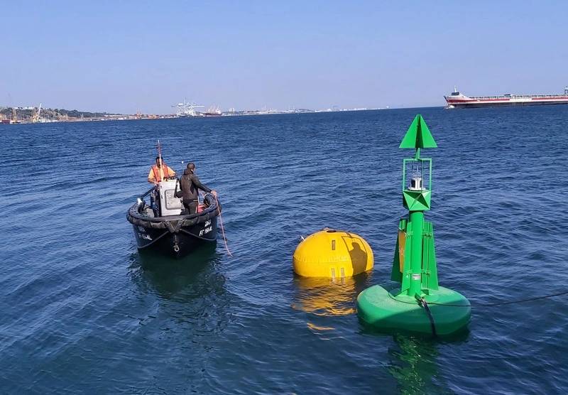 New Nav Buoys for Port of Setúbal