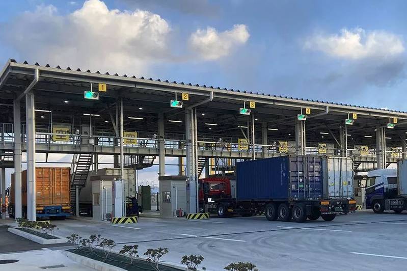 AI-Enabled Container Terminal Gate Operational at Port of Osaka