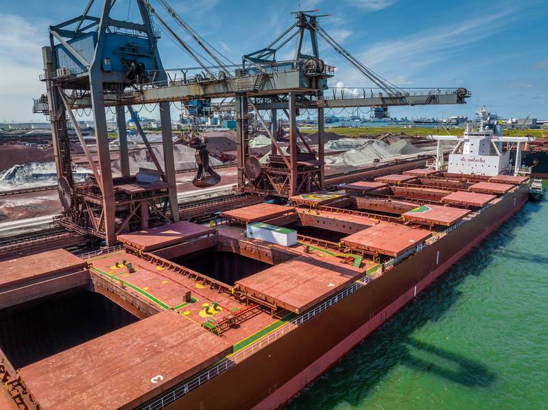 Capesize carries Baltic Index to One-month High